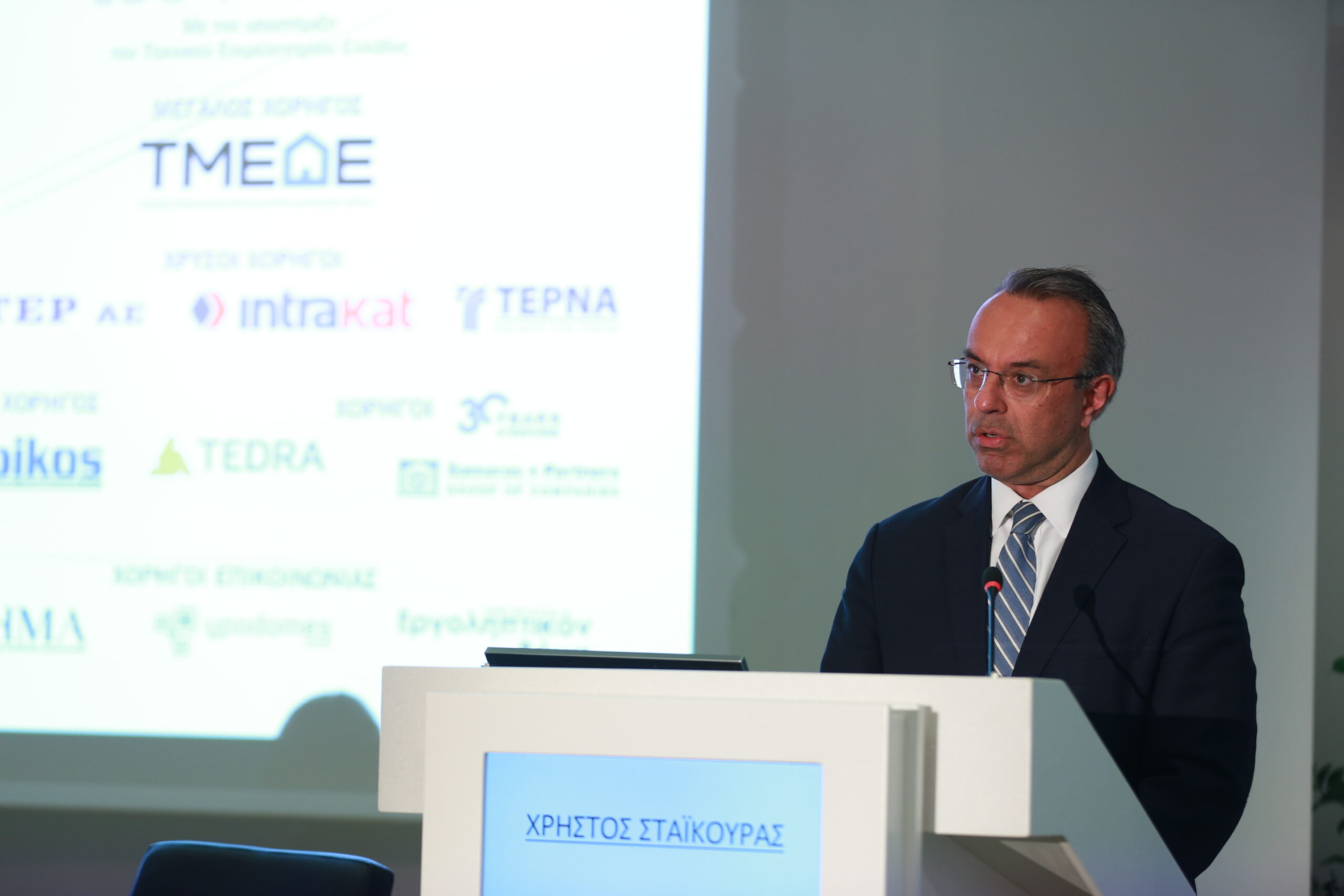 Η επένδυση στην κατασκευή έργων υποδομής δημιουργεί ένα πάγιο εθνικό ...